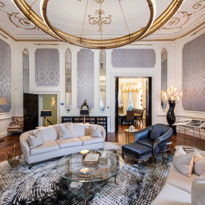 Luxury Lifestyle Magazine for High-end Fashion, Travel, Gourmet and ...